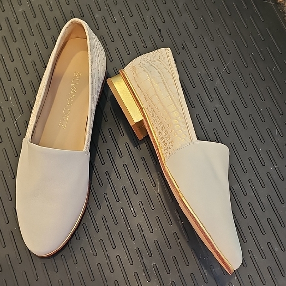 Silvana Diez | Shoes | Silvana Diez Tan Gold Minimalist Slip On Loafers ...